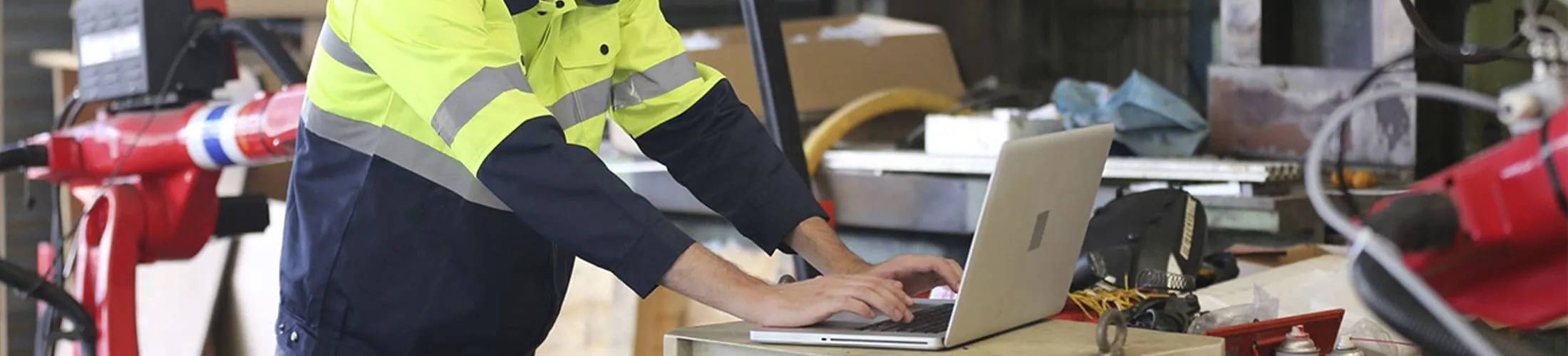 Qué es la ergonomía física y cómo cuidarte - Blog Ofiprix